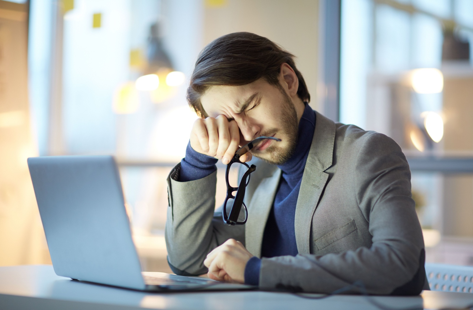 How Long Does Digital Eye Strain Last? | Collingwood