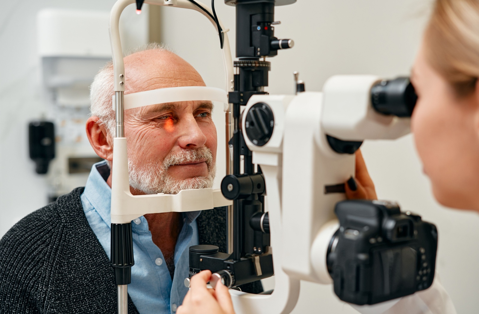 What Happens During Senior Eye Exams? | Collingwood, ON